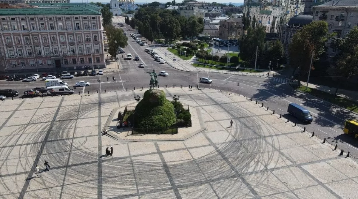 Red Bull Ukraine Engaged In Shooting Ad On Sofiyska Square Asks Kyivans ...