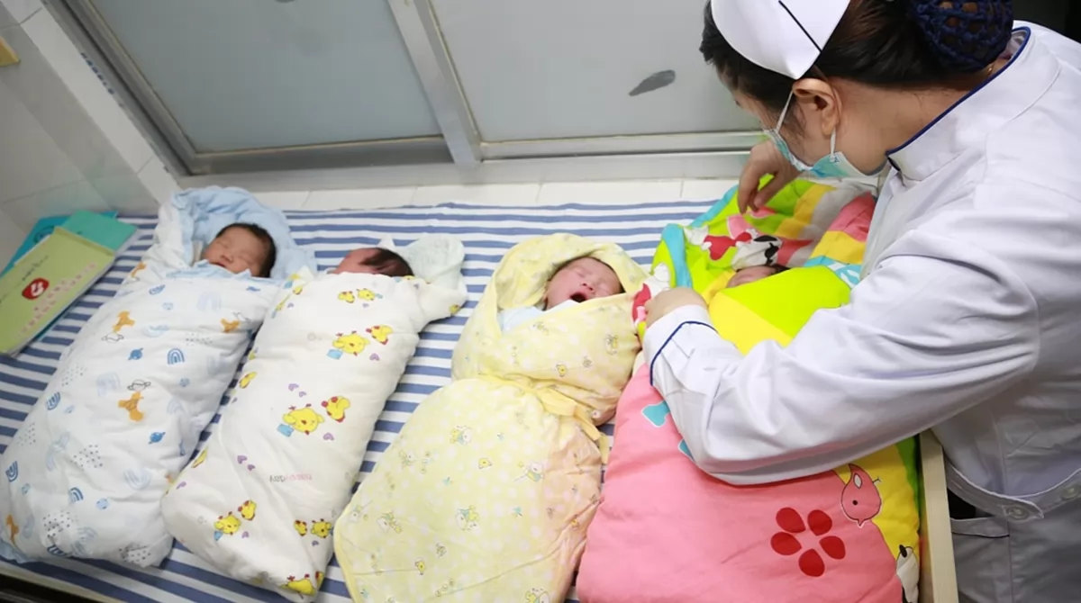 China unveils supporting measures for childbirth, parenting | Ukrainian ...