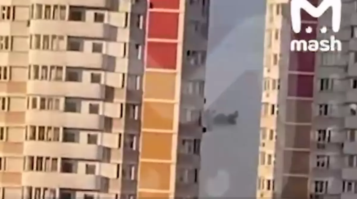 Powerful explosions ring out in Moscow; authorities announce drone ...
