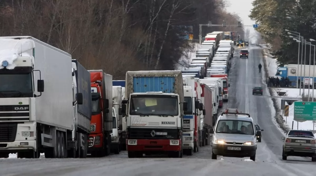 Slovak carriers unblock border for indefinite period | Ukrainian news