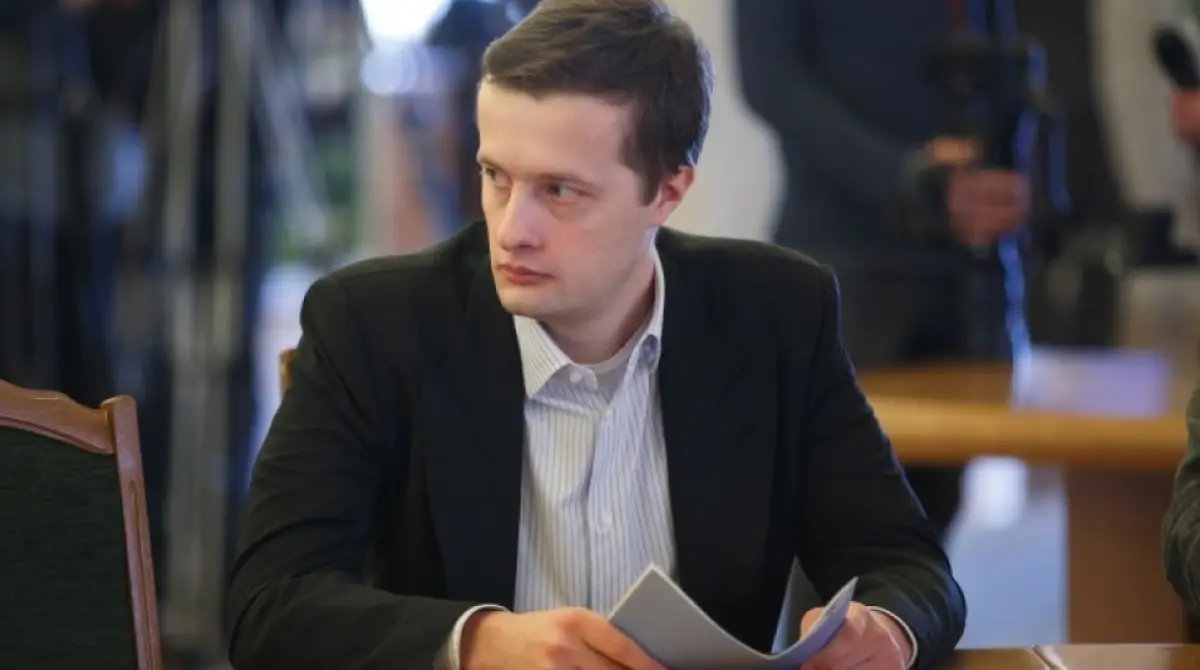 Poroshenko's son fined UAH 25,000 for ignoring summons to territorial ...