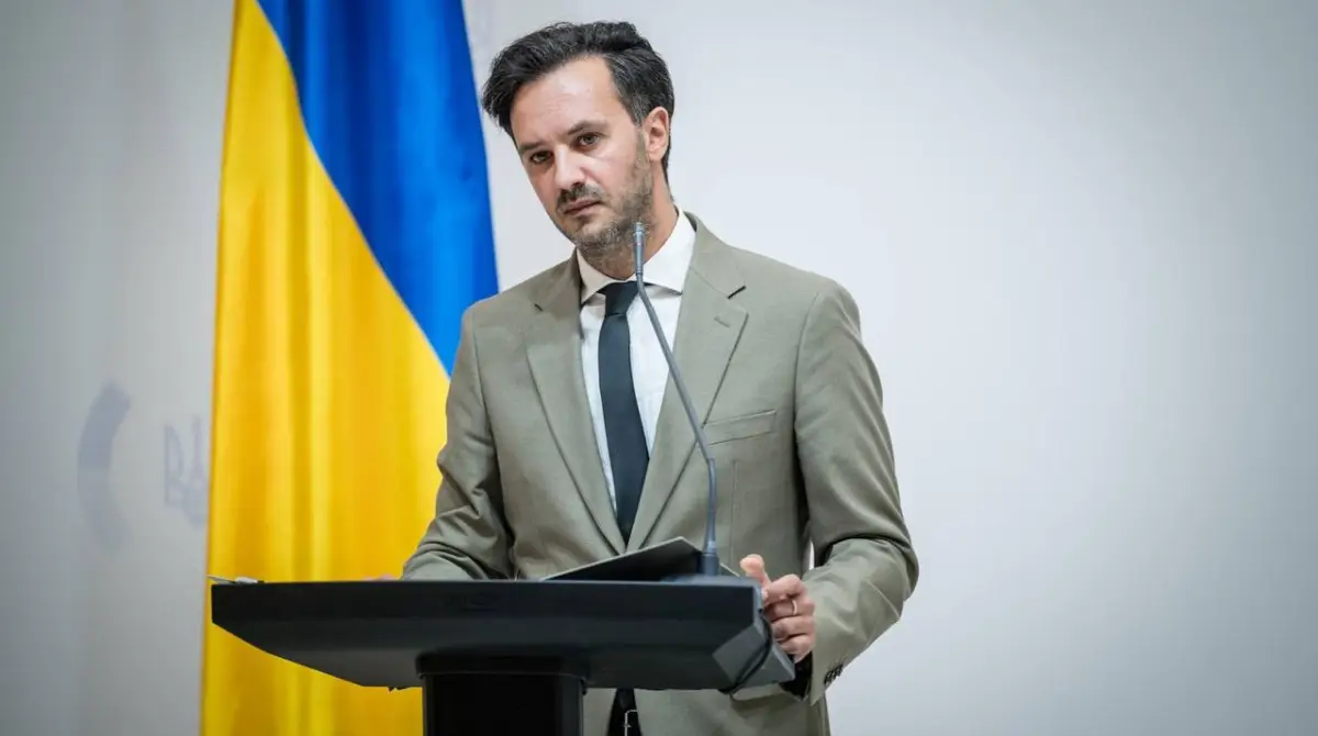 Zakharova calls Zelenskyy "clown and loser" on eve of talks. Ukrainian ...