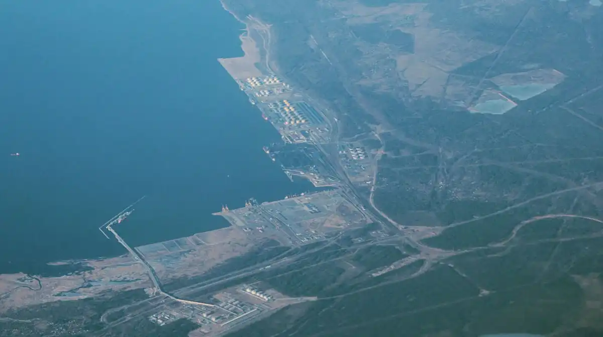 UAV attack damages oil loading infrastructure in Ust-Luga port ...