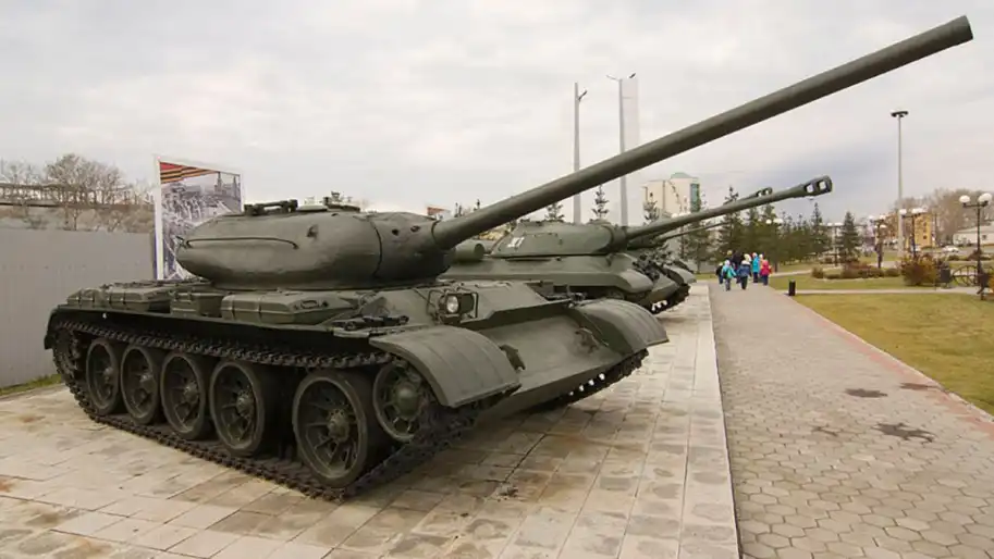Russia has reserves of tanks for three years of war - Military Balance ...