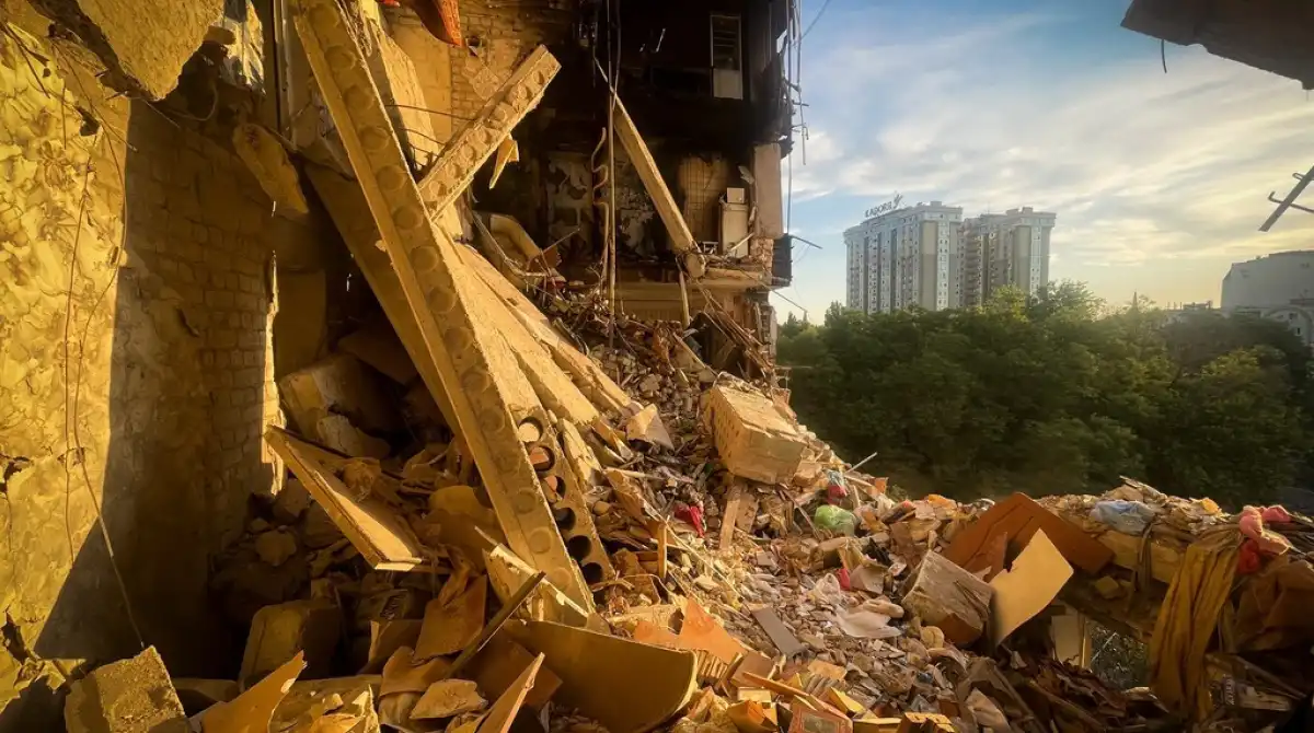 9-story building destroyed by russian drone in Odesa, there is threat ...