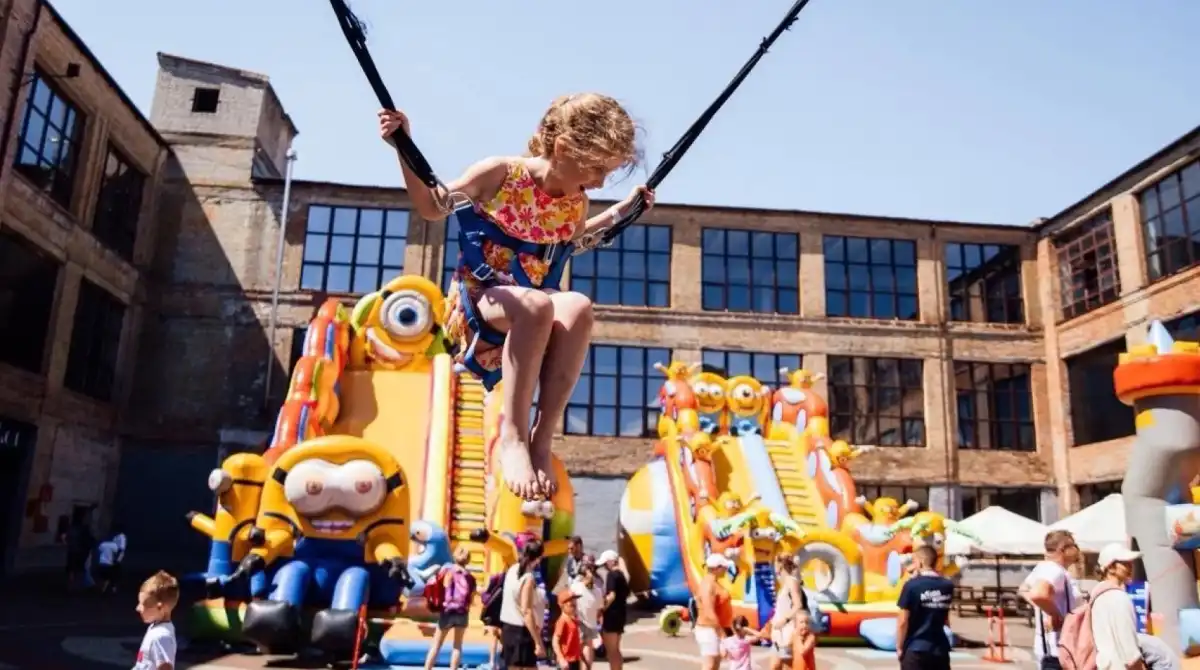 16-17 серпня у Києві проходить дитячий фестиваль Jumpalooza на Арт ...