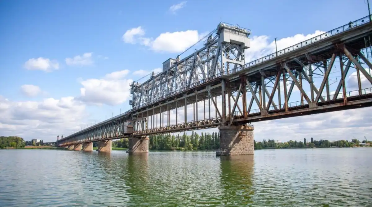 Kremenchuk restores power supply and traffic on bridge damaged by ...