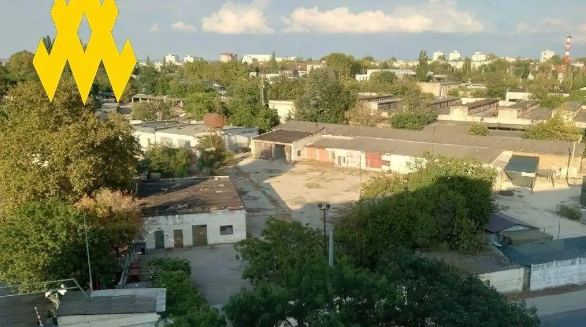 Partisans reconnoiter russian military base in Crimea and record almost ...