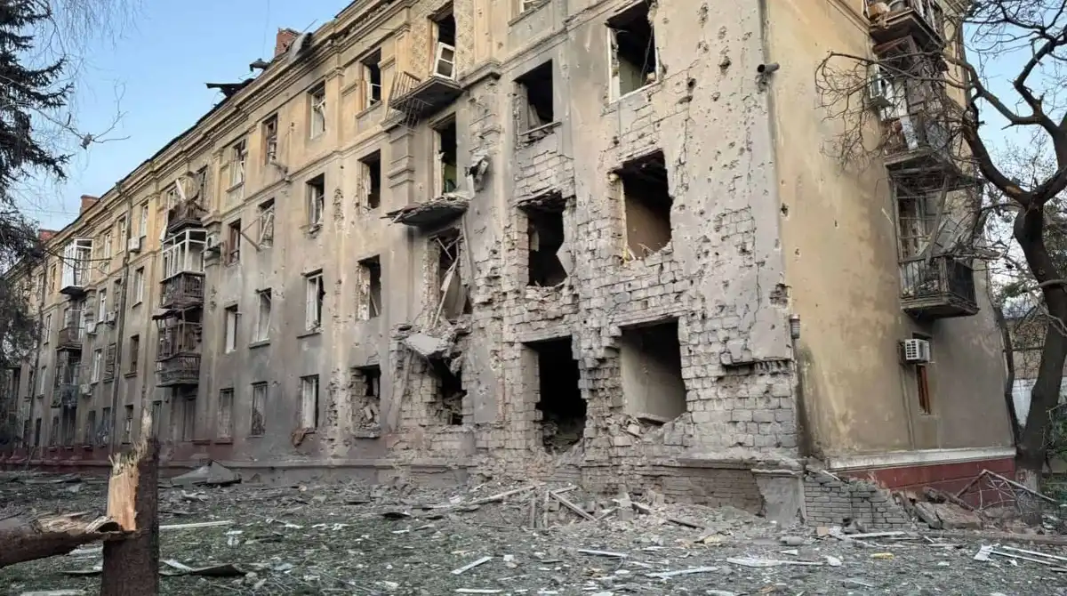 Russia hits Kramatorsk center with three FAB-250, 9 injured | Ukrainian ...