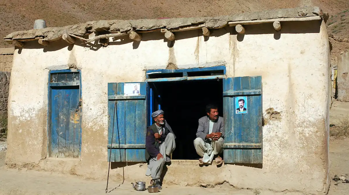 Taliban leader orders cable Internet shutdown in Afghanistan, Wi-Fi no ...