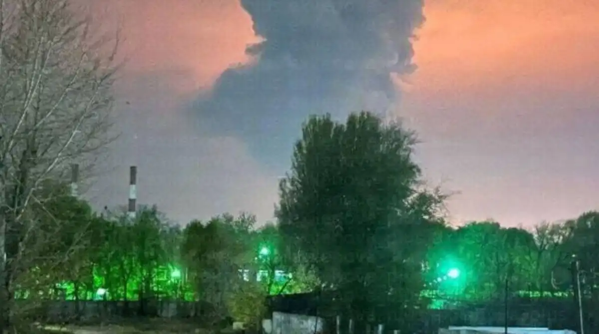 Ukrainian drones hit oil and gas facilities in russia. What explosions ...