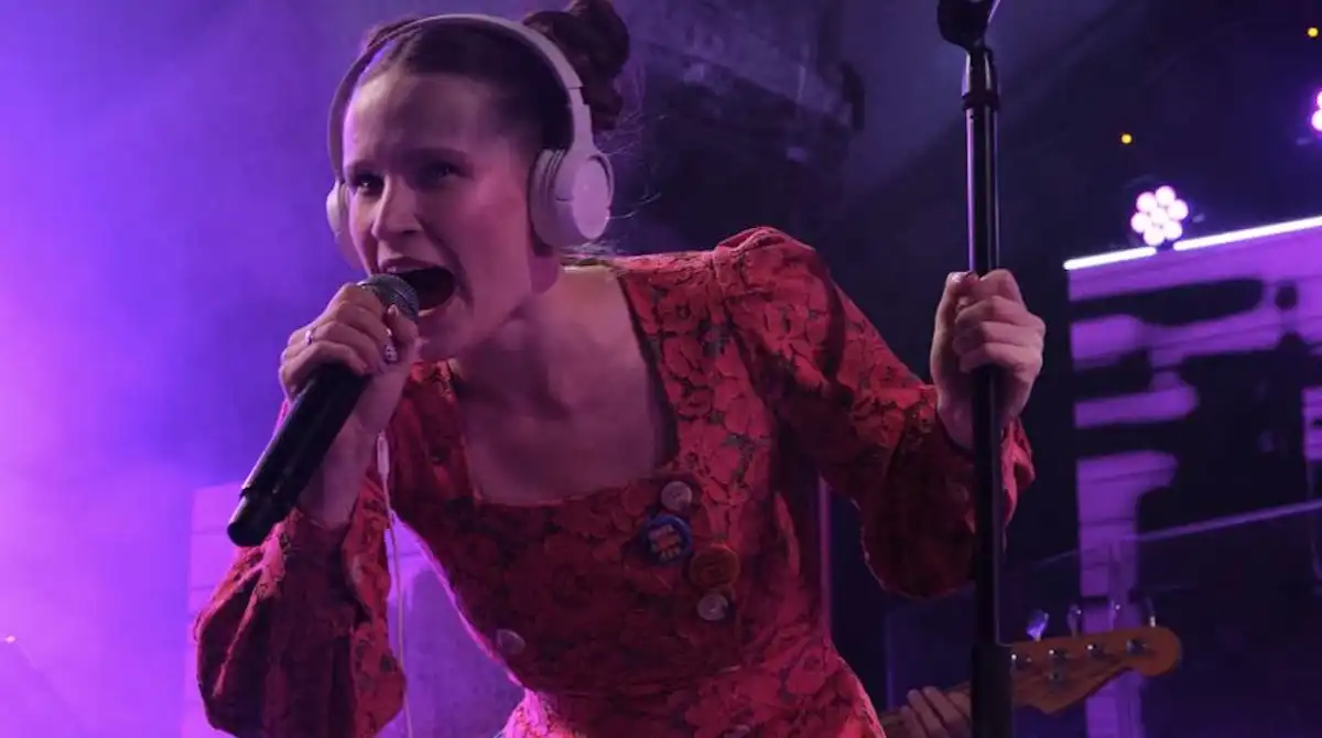 Singer Monetochka, who openly speaks out against war, arrested in ...