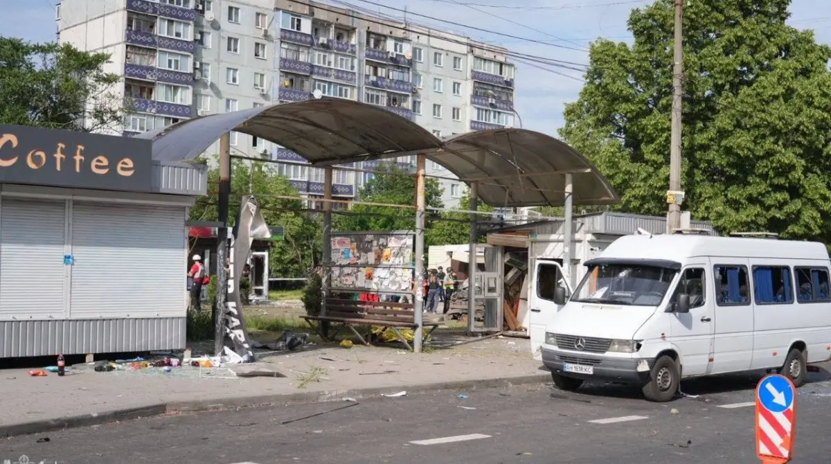 Russia hits bus stop, kiosks and house in Zaporizhzhia: 2 killed and 23 ...
